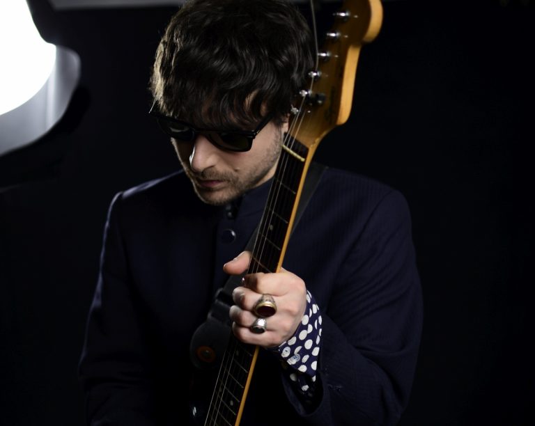 'Masquerade of love', el debut de Jamie Perrett | Exile SH Magazine